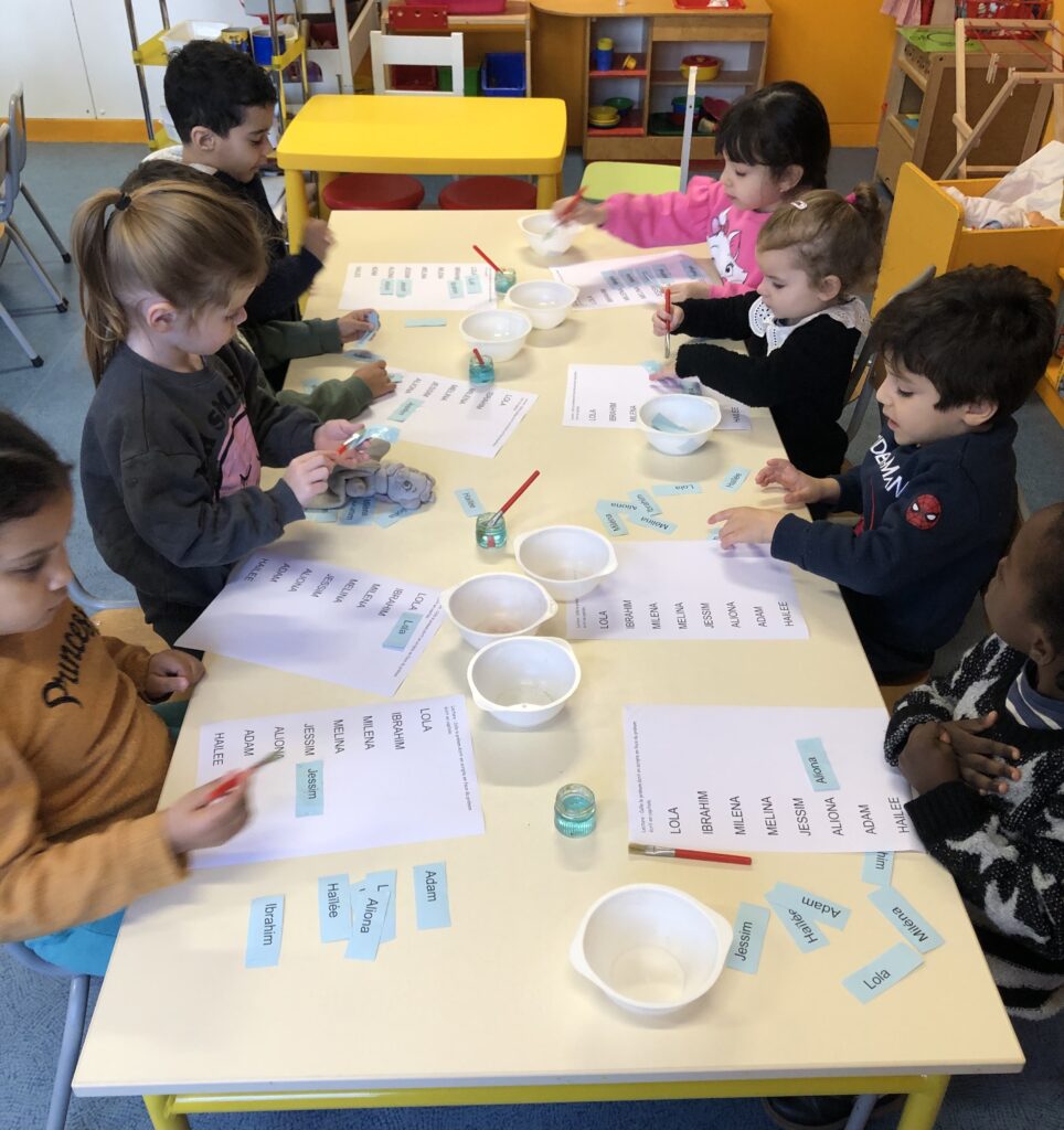 PRÉNOM EN CAPITALE/PRÉNOM EN SCRIPTE (A/a) » Classe PS-MS Géraldine MORO